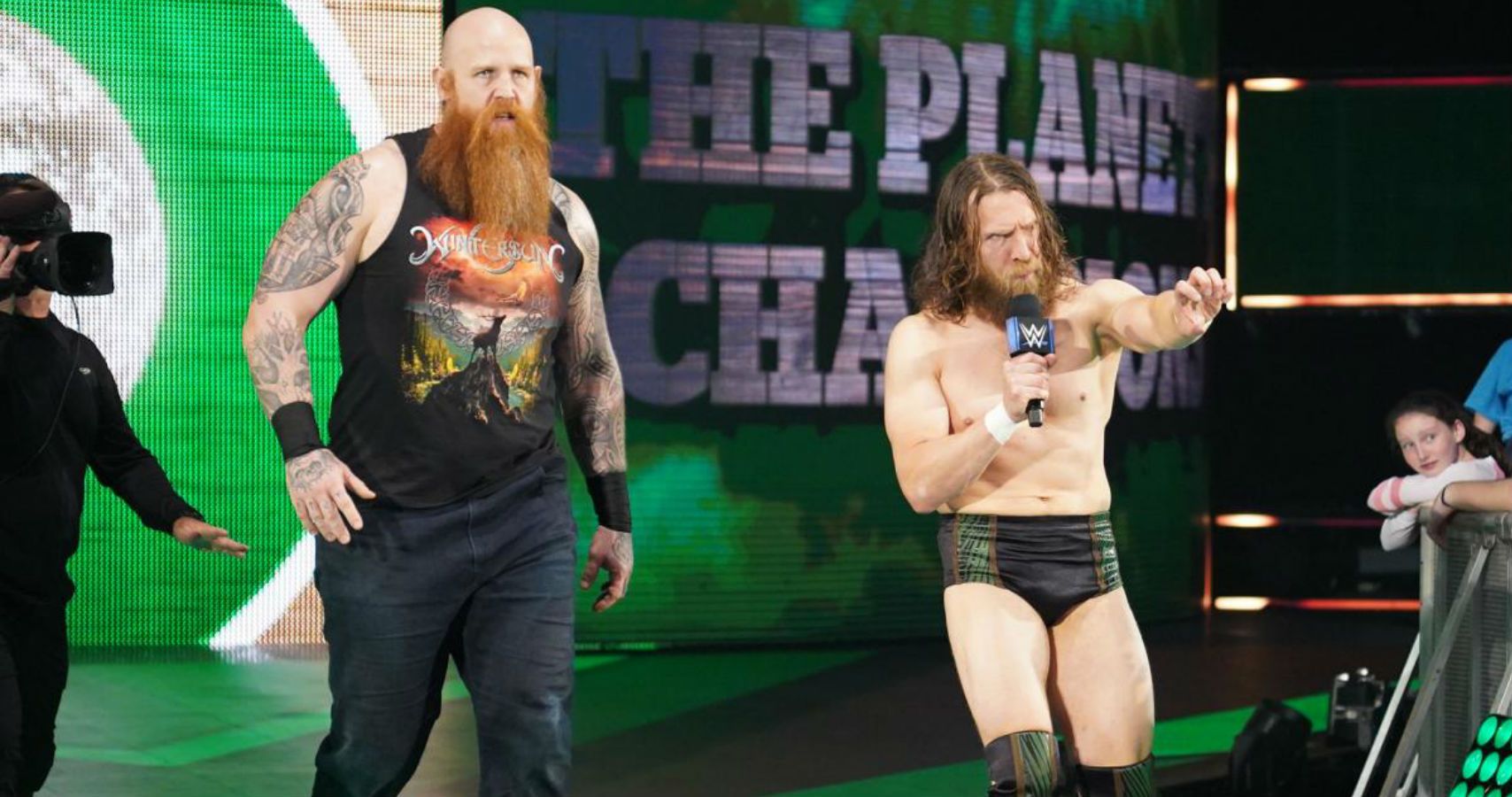 ¿Quién atacó a Roman Reigns? - TIM Wrestling